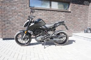 Melns KTM Duke 2019 Viļņa, ar dzinēja tilpumu 0.13 L un nobraukumu 20 tūkst. km par 2799 €, foto 5 vietnē AUTOMOTO.COM.LV