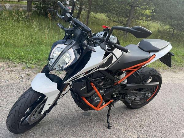 Black KTM Duke 2019 in Vilnius, with an engine capacity of 0.38 L and mileage of 13 thousand km for 4450 €, photo 2 on AUTOMOTO.COM.LV