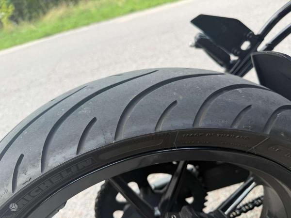 Black KTM Duke 2019 in Vilnius, with an engine capacity of 0.38 L and mileage of 13 thousand km for 4450 €, photo 10 on AUTOMOTO.COM.LV