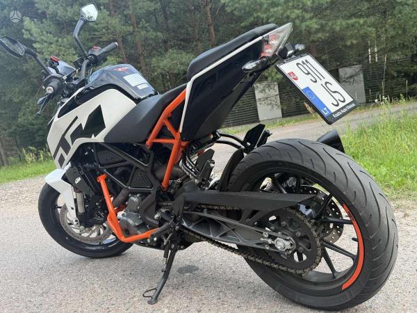 Black KTM Duke 2019 in Vilnius, with an engine capacity of 0.13 L and mileage of 13 thousand km for 4450 €, photo 3 on AUTOMOTO.COM.LV
