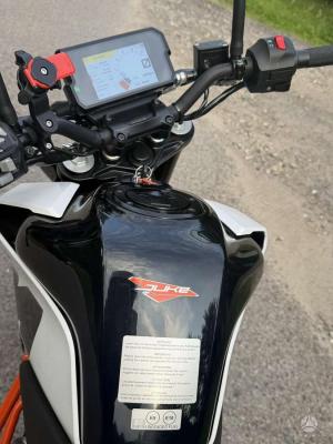 Melns KTM Duke 2019 Viļņa, ar dzinēja tilpumu 0.13 L un nobraukumu 13 tūkst. km par 4450 €, foto 7 vietnē AUTOMOTO.COM.LV