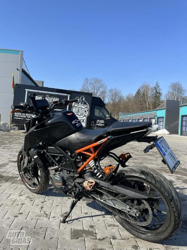 Black KTM Duke 2020 in Vilnius, with an engine capacity of 0.13 L and mileage of 30 thousand km for 2350 €, photo 7 on AUTOMOTO.COM.LV