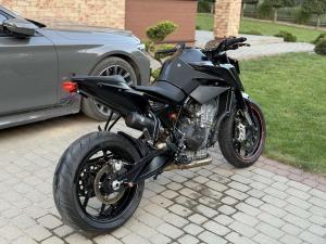 Melns KTM Duke 2020 Marijampole, ar dzinēja tilpumu 0.80 L un nobraukumu 14 tūkst. km par 5200 €, foto  vietnē AUTOMOTO.COM.LV