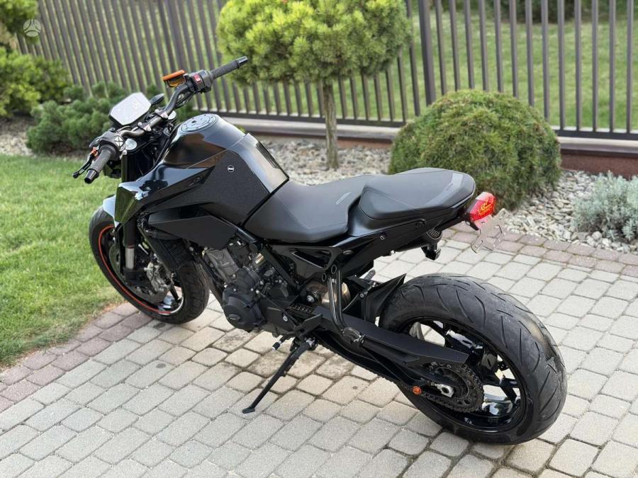 Melns KTM Duke 2020 Marijampole, ar dzinēja tilpumu 0.80 L un nobraukumu 14 tūkst. km par 5200 €, foto 5 vietnē AUTOMOTO.COM.LV