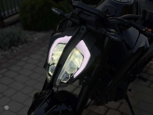 Melns KTM Duke 2020 Marijampole, ar dzinēja tilpumu 0.80 L un nobraukumu 14 tūkst. km par 5200 €, foto 8 vietnē AUTOMOTO.COM.LV