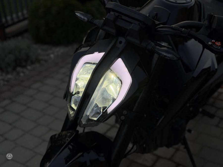Melns KTM Duke 2020 Marijampole, ar dzinēja tilpumu 0.80 L un nobraukumu 14 tūkst. km par 5200 €, foto 9 vietnē AUTOMOTO.COM.LV