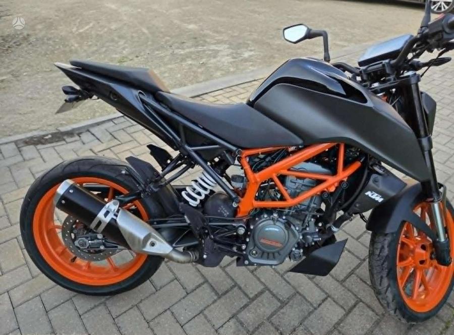 Melns KTM Duke 2022 Viļņa, ar dzinēja tilpumu 0.13 L un nobraukumu 16 tūkst. km par 2650 €, foto 3 vietnē AUTOMOTO.COM.LV