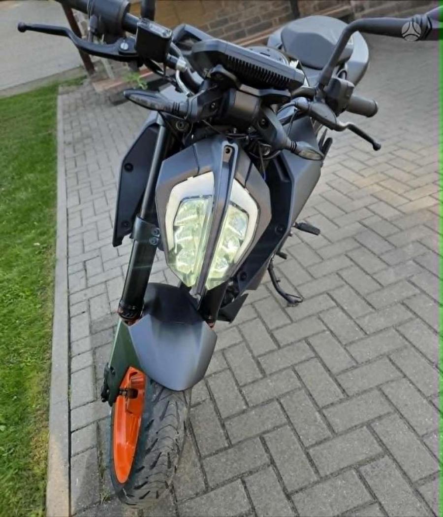 Melns KTM Duke 2022 Viļņa, ar dzinēja tilpumu 0.13 L un nobraukumu 16 tūkst. km par 2650 €, foto 6 vietnē AUTOMOTO.COM.LV