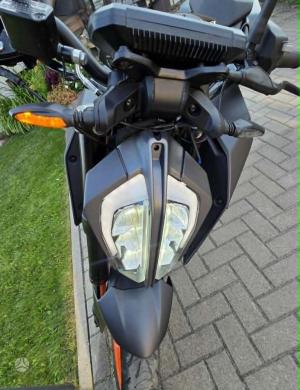 Melns KTM Duke 2022 Viļņa, ar dzinēja tilpumu 0.13 L un nobraukumu 16 tūkst. km par 2650 €, foto 14 vietnē AUTOMOTO.COM.LV