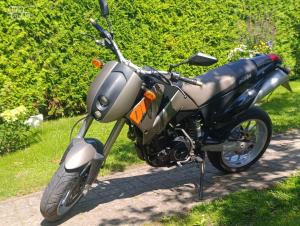 Grey KTM Duke 2002 in Klaipeda, with an engine capacity of 0.62 L and mileage of 33 thousand km for 1500 €, photo 1 on AUTOMOTO.COM.LV