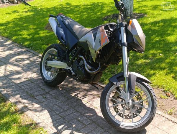 Grey KTM Duke 2002 in Klaipeda, with an engine capacity of 0.62 L and mileage of 33 thousand km for 1500 €, photo 2 on AUTOMOTO.COM.LV