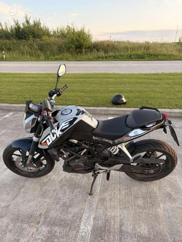 Grey KTM Duke 2012 in Klaipeda, with an engine capacity of 0.13 L and mileage of 42 thousand km for 1900 €, photo 1 on AUTOMOTO.COM.LV