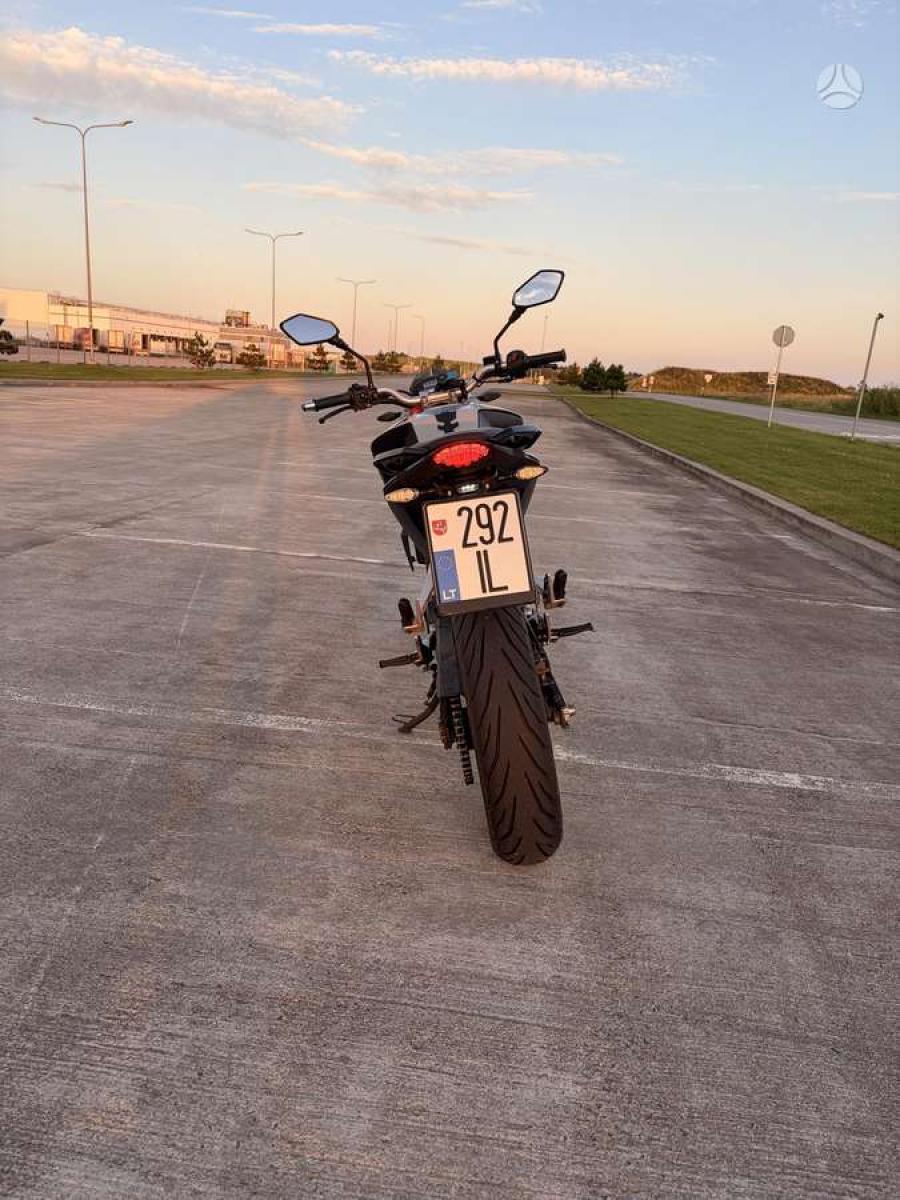 Grey KTM Duke 2012 in Klaipeda, with an engine capacity of 0.13 L and mileage of 42 thousand km for 1900 €, photo 3 on AUTOMOTO.COM.LV