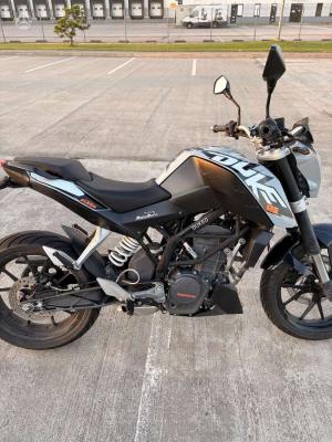 Grey KTM Duke 2012 in Klaipeda, with an engine capacity of 0.13 L and mileage of 42 thousand km for 1900 €, photo 4 on AUTOMOTO.COM.LV