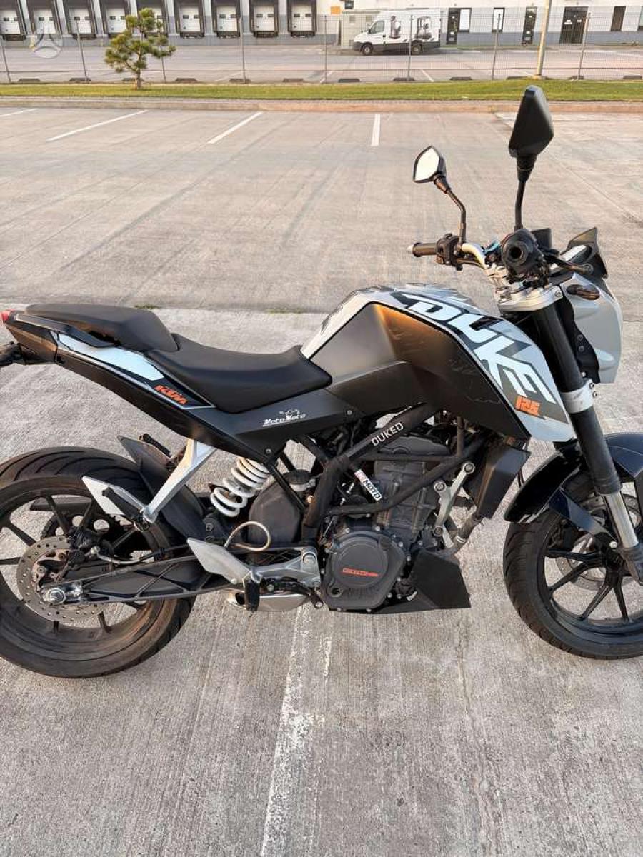 Grey KTM Duke 2012 in Klaipeda, with an engine capacity of 0.13 L and mileage of 42 thousand km for 1900 €, photo 4 on AUTOMOTO.COM.LV