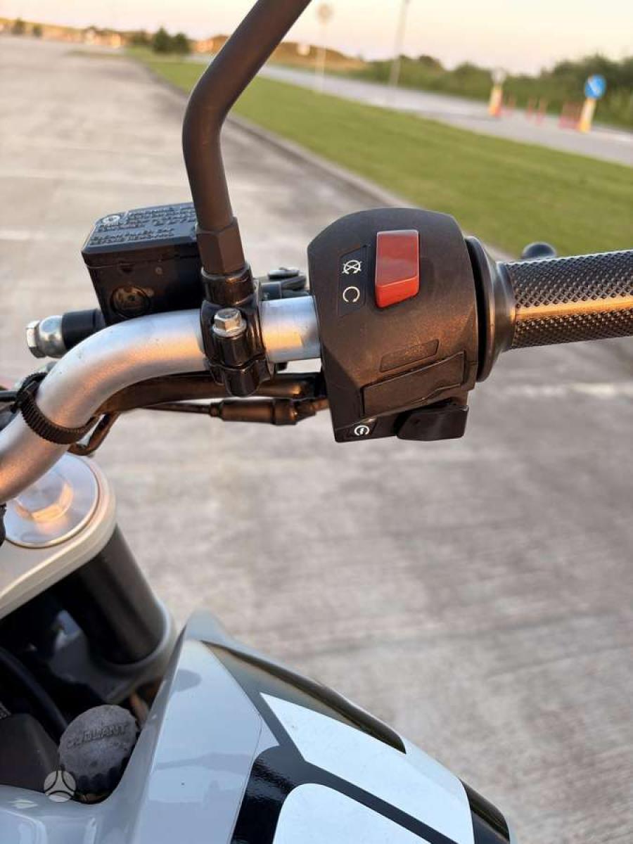 Grey KTM Duke 2012 in Klaipeda, with an engine capacity of 0.13 L and mileage of 42 thousand km for 1900 €, photo 10 on AUTOMOTO.COM.LV