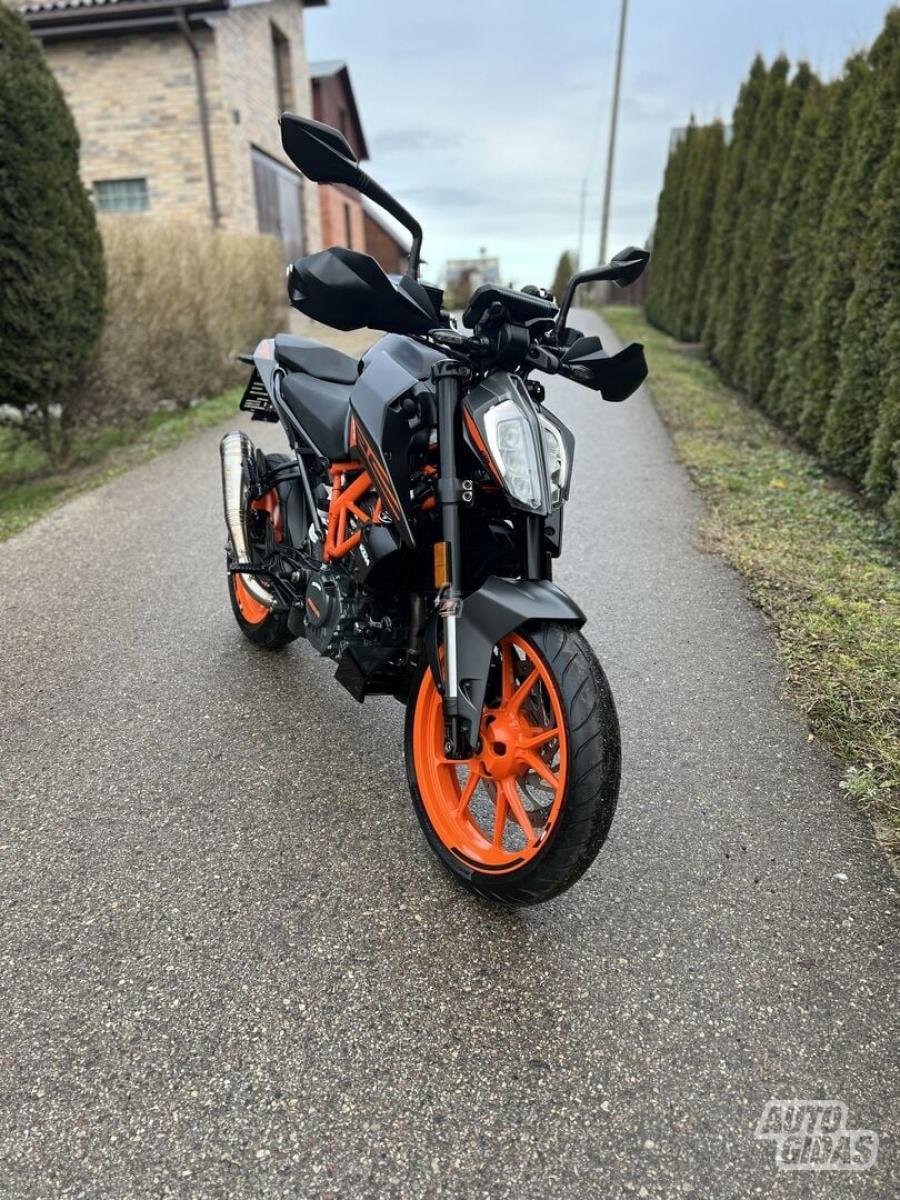 Grey KTM Duke 2021 in Prienai, with an engine capacity of 0.13 L and mileage of 10 thousand km for 2850 €, photo 3 on AUTOMOTO.COM.LV