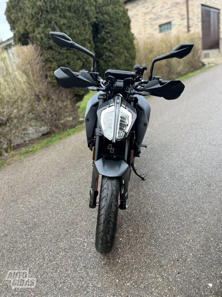 Grey KTM Duke 2021 in Prienai, with an engine capacity of 0.13 L and mileage of 10 thousand km for 2850 €, photo 15 on AUTOMOTO.COM.LV