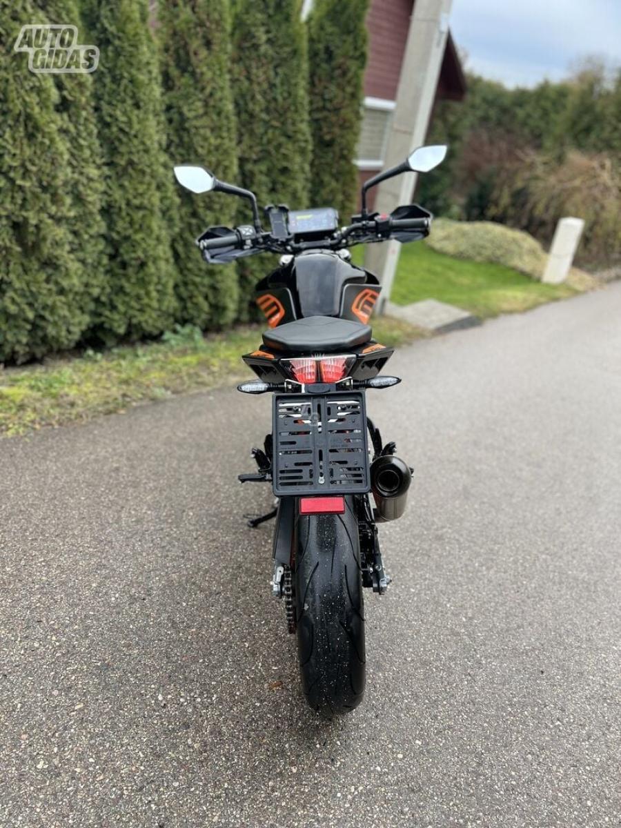 Grey KTM Duke 2021 in Prienai, with an engine capacity of 0.13 L and mileage of 10 thousand km for 2850 €, photo 16 on AUTOMOTO.COM.LV
