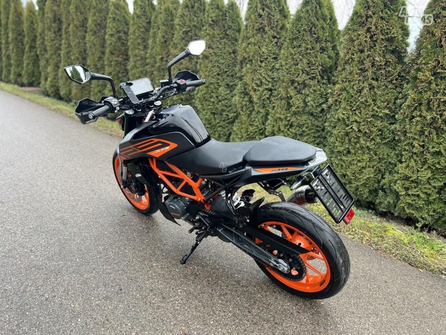 Grey KTM Duke 2021 in Prienai, with an engine capacity of 0.13 L and mileage of 10 thousand km for 2850 €, photo 18 on AUTOMOTO.COM.LV