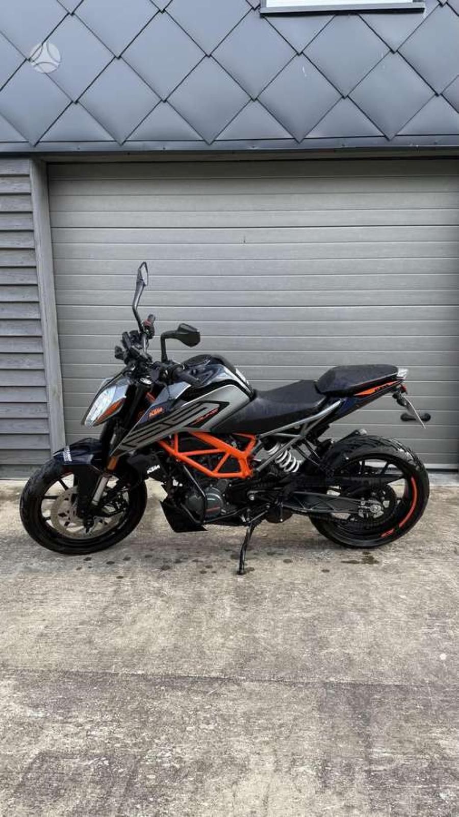 Pelēks KTM Duke 2021 Alīta, ar dzinēja tilpumu 0.13 L un nobraukumu 14 tūkst. km par 3300 €, foto 3 vietnē AUTOMOTO.COM.LV