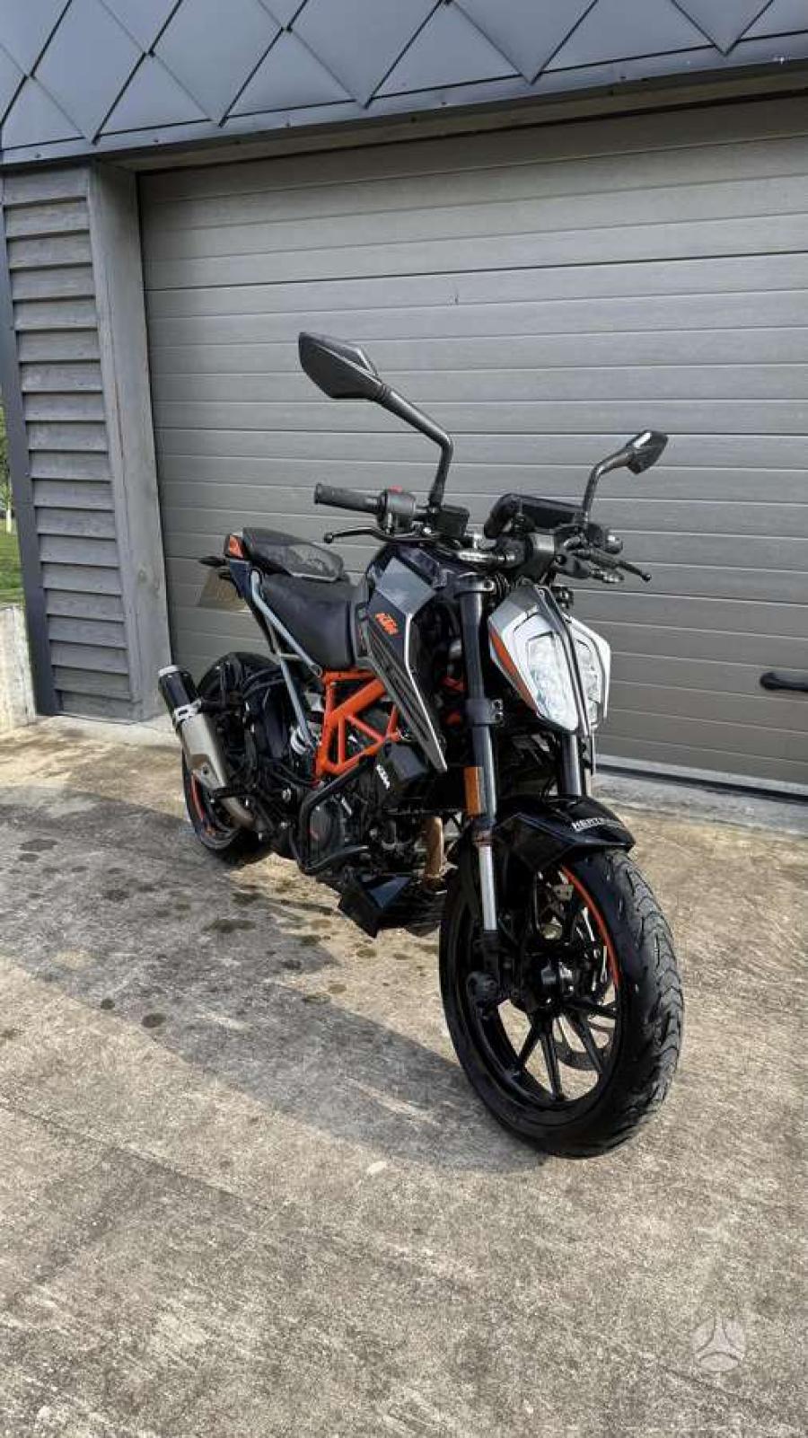 Pelēks KTM Duke 2021 Alīta, ar dzinēja tilpumu 0.13 L un nobraukumu 14 tūkst. km par 3300 €, foto 4 vietnē AUTOMOTO.COM.LV