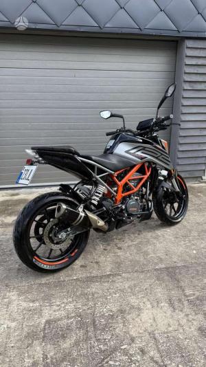Pelēks KTM Duke 2021 Alīta, ar dzinēja tilpumu 0.13 L un nobraukumu 14 tūkst. km par 3300 €, foto 6 vietnē AUTOMOTO.COM.LV