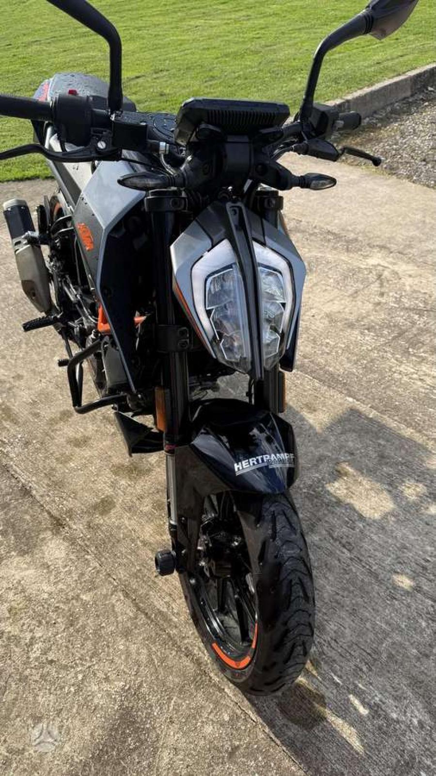 Pelēks KTM Duke 2021 Alīta, ar dzinēja tilpumu 0.13 L un nobraukumu 14 tūkst. km par 3300 €, foto 7 vietnē AUTOMOTO.COM.LV