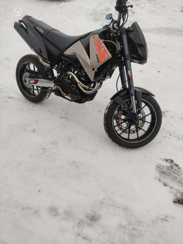 KTM Duke 2003 Zarasai, ar dzinēja tilpumu 0.64 L un nobraukumu 12 tūkst. km par 2400 €, foto 6 vietnē AUTOMOTO.COM.LV