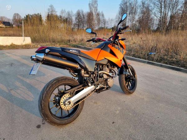 KTM Duke 2003 Alīta, ar dzinēja tilpumu 0.64 L un nobraukumu 19 tūkst. km par 1850 €, foto 5 vietnē AUTOMOTO.COM.LV