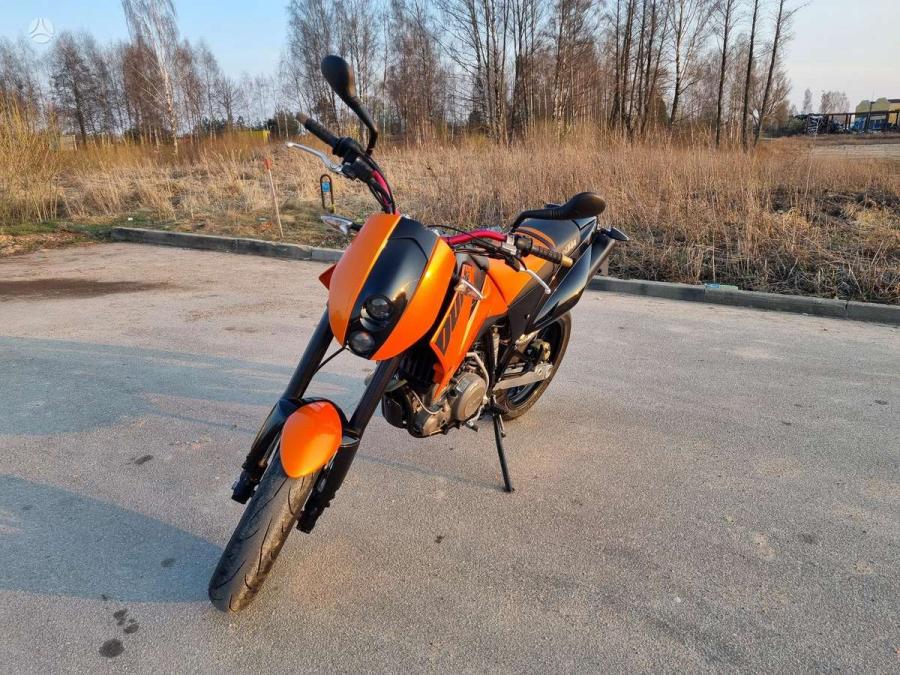 KTM Duke 2003 in Alytus, with an engine capacity of 0.64 L and mileage of 19 thousand km for 1850 €, photo 8 on AUTOMOTO.COM.LV
