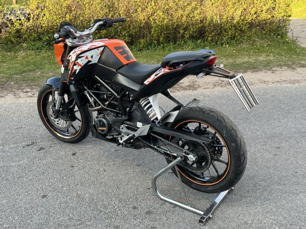 KTM Duke 2011 in Vilnius, with an engine capacity of 0.13 L and mileage of 31 thousand km for 1550 €, photo 6 on AUTOMOTO.COM.LV
