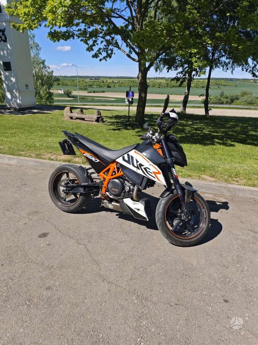 KTM Duke 2011 in Kaunas, with an engine capacity of 0.69 L and mileage of 46 thousand km for 3800 €, photo 3 on AUTOMOTO.COM.LV