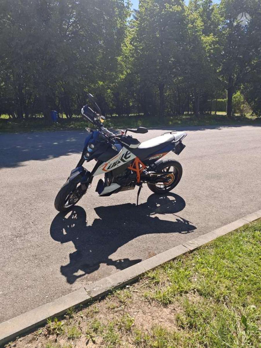 KTM Duke 2011 in Kaunas, with an engine capacity of 0.69 L and mileage of 46 thousand km for 3800 €, photo 4 on AUTOMOTO.COM.LV