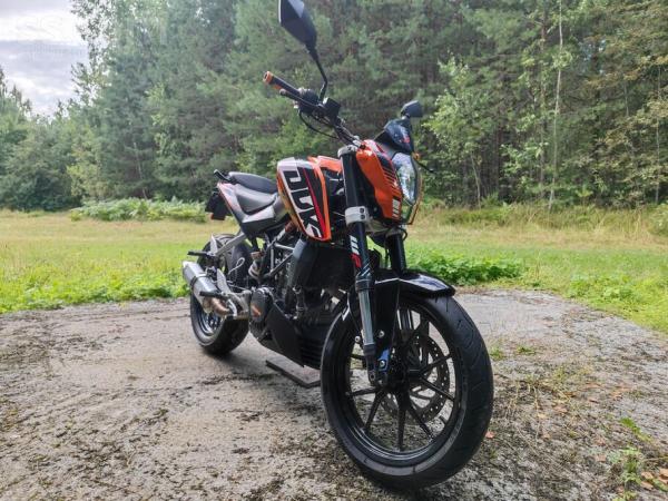 KTM Duke 2011 Rīga, ar dzinēja tilpumu 0.13 L un nobraukumu 0 tūkst. km par 2200 €, foto 2 vietnē AUTOMOTO.COM.LV