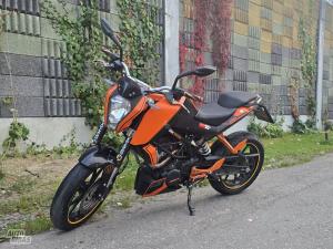 KTM Duke 2011 Klaipėda, ar dzinēja tilpumu 0.13 L un nobraukumu 28 tūkst. km par 1600 €, foto 1 vietnē AUTOMOTO.COM.LV