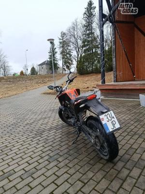 KTM Duke 2012 in Mazeikiai, with an engine capacity of 0.12 L and mileage of 24 thousand km for 1600 €, photo 3 on AUTOMOTO.COM.LV