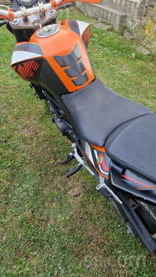 KTM Duke 2012 Rīga, ar dzinēja tilpumu 0.13 L un nobraukumu 0 tūkst. km par 2150 €, foto 7 vietnē AUTOMOTO.COM.LV