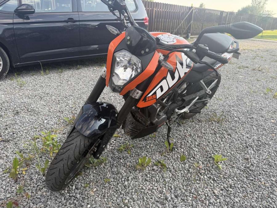 KTM Duke 2012 Viļņa, ar dzinēja tilpumu 0.13 L un nobraukumu 24 tūkst. km par 1550 €, foto 3 vietnē AUTOMOTO.COM.LV