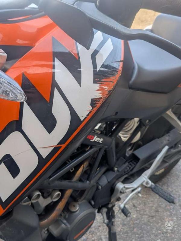 KTM Duke 2012 in Klaipeda, with an engine capacity of 0.13 L and mileage of 30 thousand km for 1600 €, photo 4 on AUTOMOTO.COM.LV