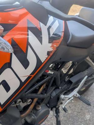 KTM Duke 2012 in Klaipeda, with an engine capacity of 0.13 L and mileage of 30 thousand km for 1600 €, photo 5 on AUTOMOTO.COM.LV