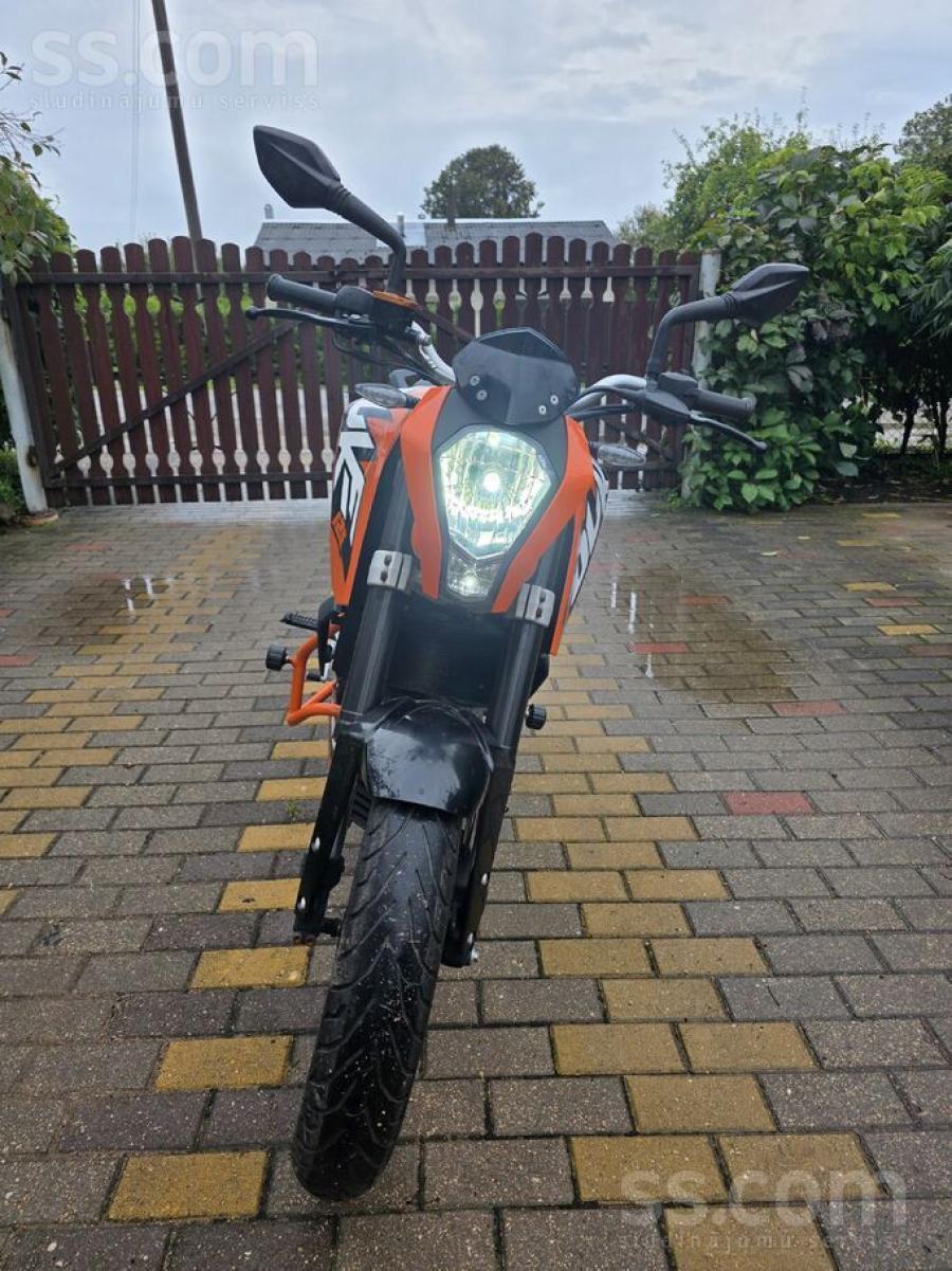 KTM Duke 2012 in Cesis, with an engine capacity of 0.13 L and mileage of 0 thousand km for 2200 €, photo 4 on AUTOMOTO.COM.LV