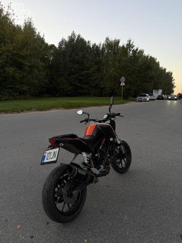 KTM Duke 2012 Viļņa, ar dzinēja tilpumu 0.13 L un nobraukumu 32 tūkst. km par 1450 €, foto 3 vietnē AUTOMOTO.COM.LV