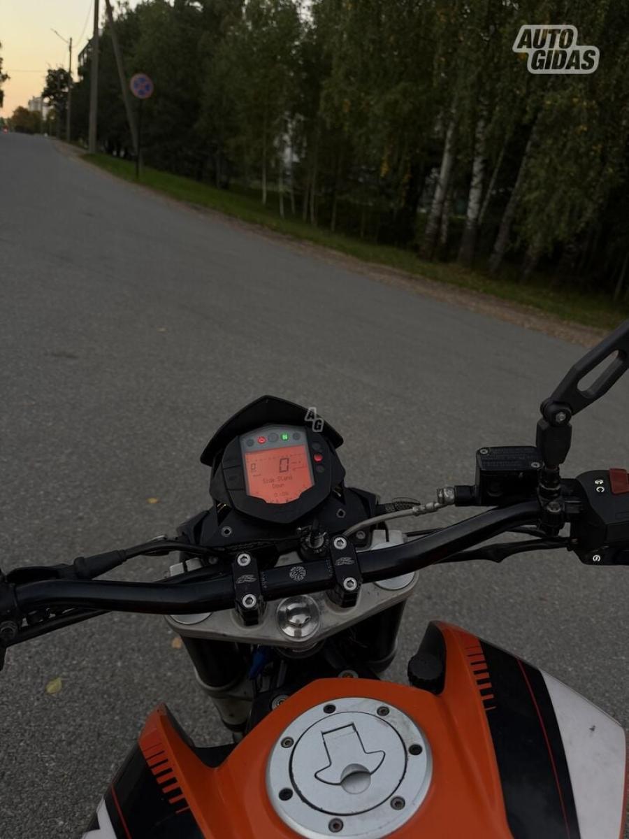 KTM Duke 2012 Viļņa, ar dzinēja tilpumu 0.13 L un nobraukumu 32 tūkst. km par 1450 €, foto 5 vietnē AUTOMOTO.COM.LV