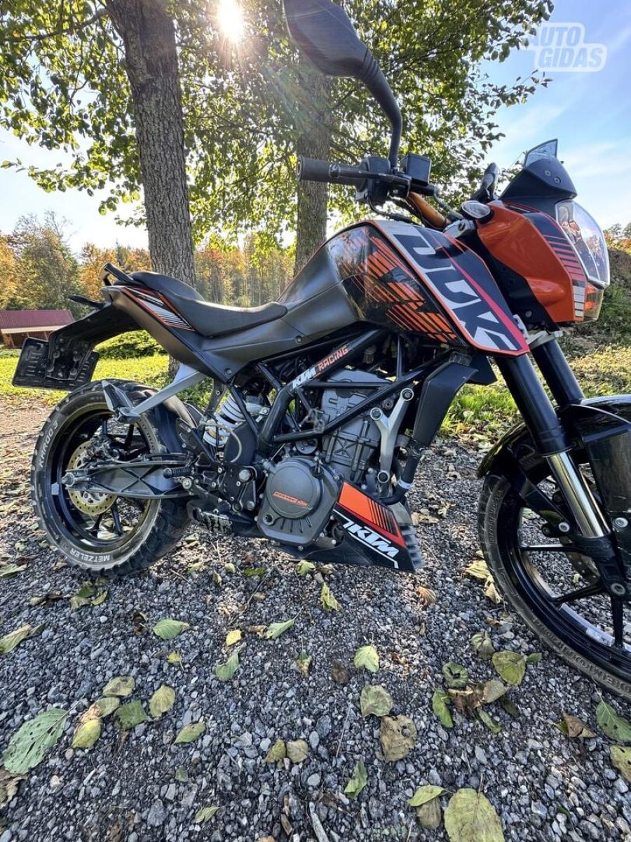 KTM Duke 2012 Molėtai, ar dzinēja tilpumu 0.13 L un nobraukumu 32 tūkst. km par 1600 €, foto 1 vietnē AUTOMOTO.COM.LV