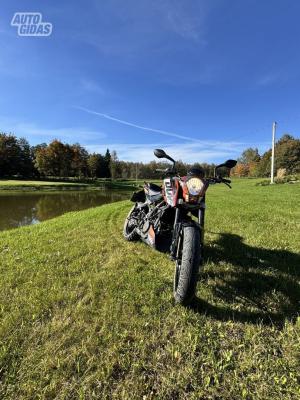 KTM Duke 2012 Molėtai, ar dzinēja tilpumu 0.13 L un nobraukumu 32 tūkst. km par 1600 €, foto 8 vietnē AUTOMOTO.COM.LV