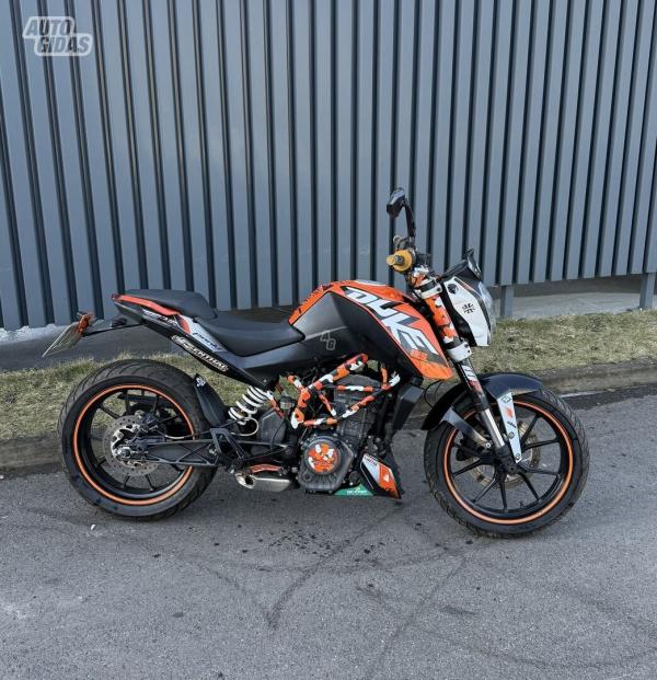 KTM Duke 2013 Viļņa, ar dzinēja tilpumu 0.13 L un nobraukumu 42 tūkst. km par 1150 €, foto 2 vietnē AUTOMOTO.COM.LV
