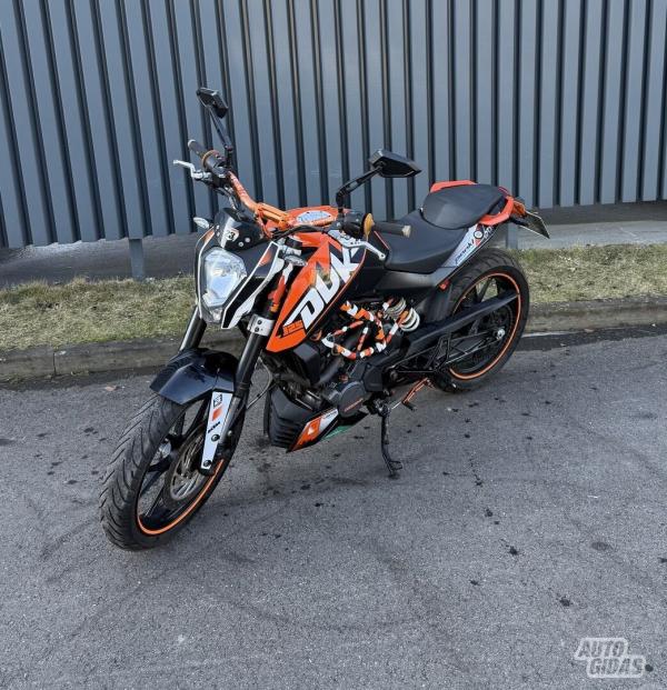 KTM Duke 2013 Viļņa, ar dzinēja tilpumu 0.13 L un nobraukumu 42 tūkst. km par 1150 €, foto 3 vietnē AUTOMOTO.COM.LV