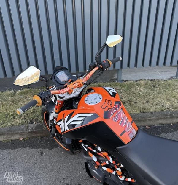KTM Duke 2013 Viļņa, ar dzinēja tilpumu 0.13 L un nobraukumu 42 tūkst. km par 1150 €, foto 5 vietnē AUTOMOTO.COM.LV