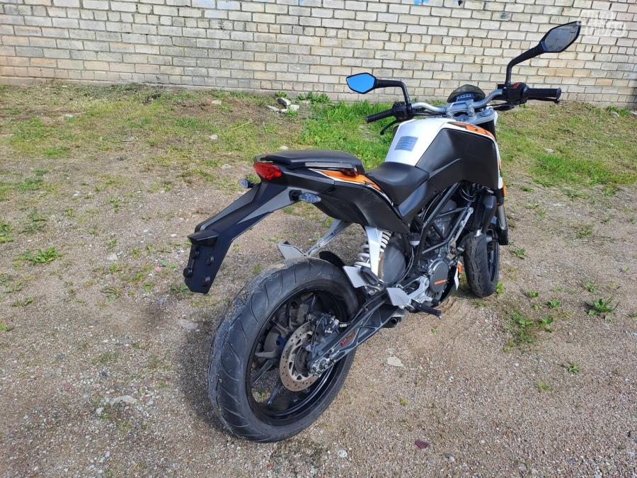 KTM Duke 2013 in Taurage, with an engine capacity of 0.13 L and mileage of 41 thousand km for 1300 €, photo 4 on AUTOMOTO.COM.LV